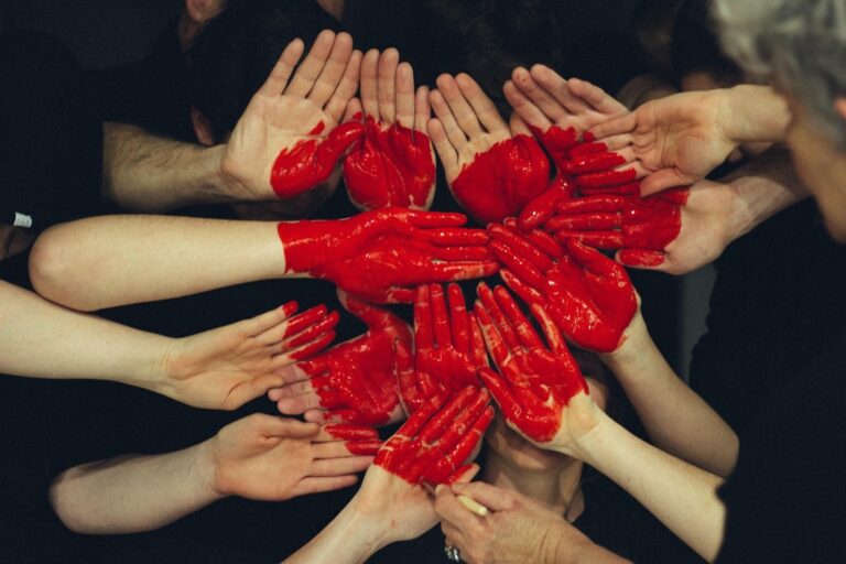 7 Inspiring Community Art Project Ideas That Build Learning Tribes ...