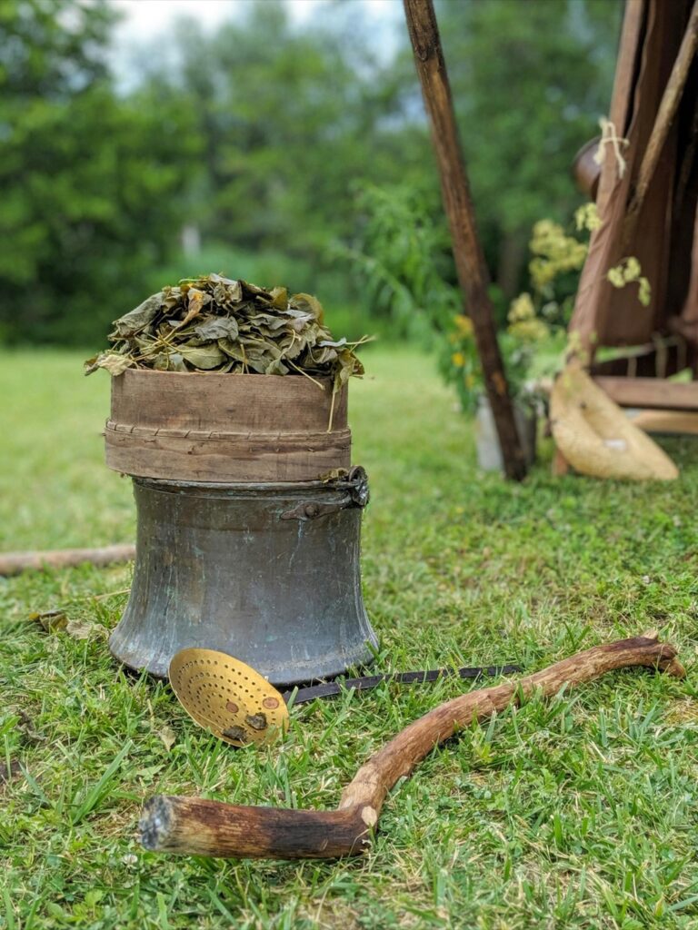 7 Nature Collage Ideas for All Ages That Spark Wonder Outdoors - Paths ...
